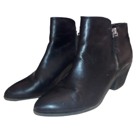 Frye | Shoes | Frye Judith Black Leather Ankle Zip Booties Size 75 ...